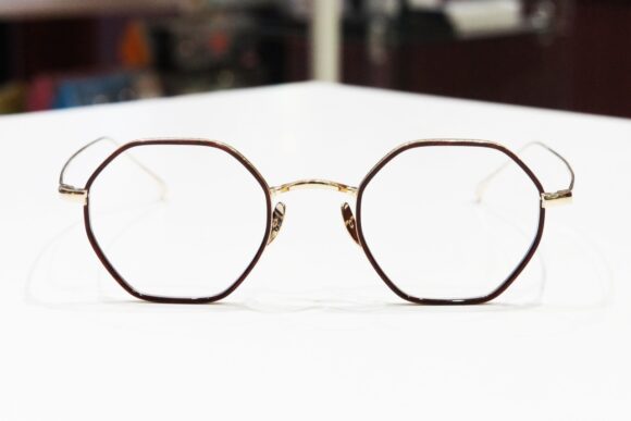 オクタゴンシェイプのカメマンネン「KMN‐7311」は個性あふれるオシャレメガネです！
