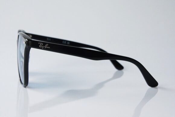 Ray-Banの最新ビッグスクエアサングラス「RB2206D」を徹底分析しました